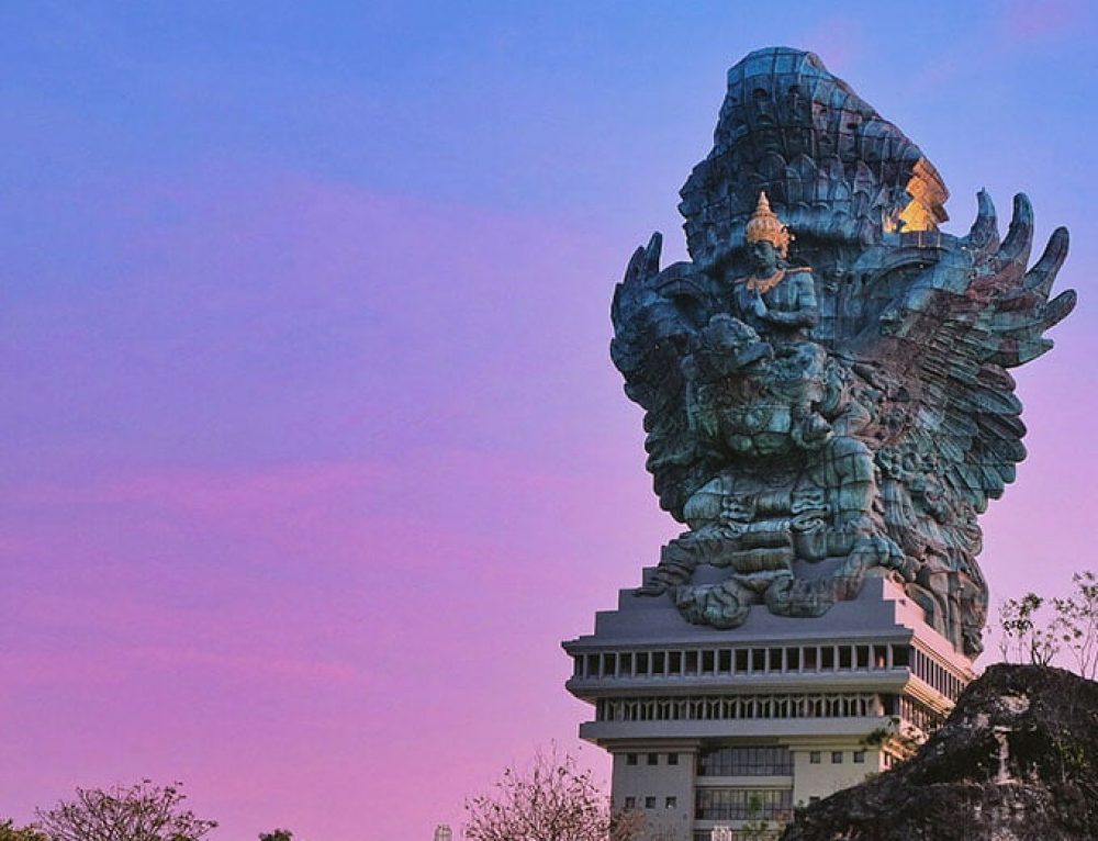 Puncak Sosok: Sejarah, Harga Tiket Masuk, Jam Buka & Lokasi