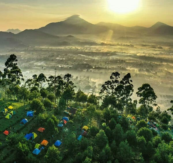 30 Tempat Wisata di Bandung yang Lagi Hits Terbaru 2025