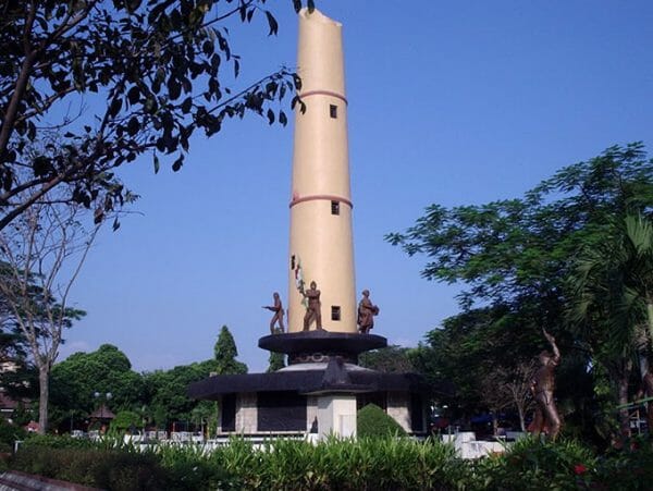 30 Tempat Wisata Surabaya yang Hits dan Terbaru 2025