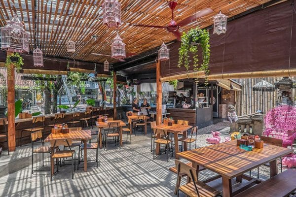 15 Tempat Wisata Kuliner Bali yang Terkenal dan Murah