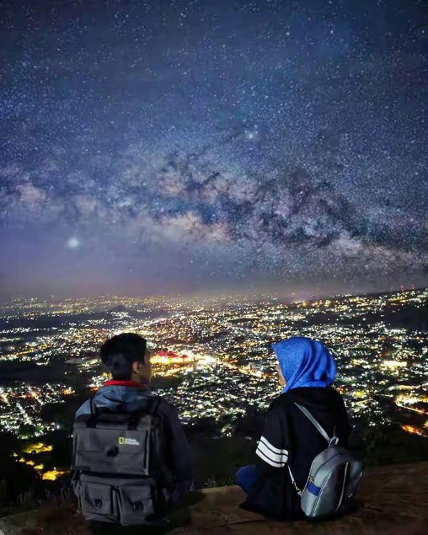 Paralayang Batu Malang: Harga Tiket Masuk, Lokasi & Jam Buka / Tutup
