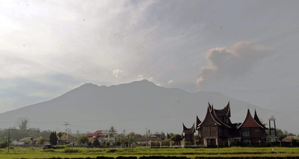 Gunung Marapi: Sejarah, Misteri, Harga Tiket & Lokasi