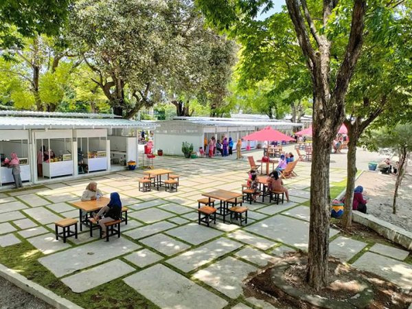 Pantai Kenjeran Lama: Harga Tiket Masuk, Lokasi, Jam Buka & Fasilitas