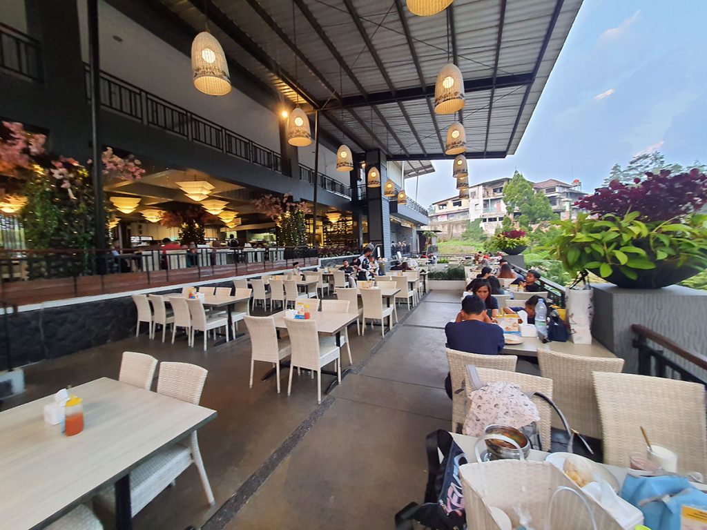 Cimory Riverside: Harga Tiket Masuk, Lokasi & Menu