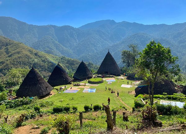 18 Tempat Wisata di Nusa Tenggara Timur yang Terkenal