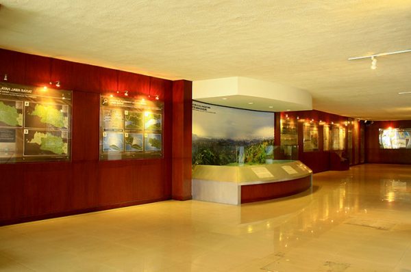 Museum Sri Baduga: Harga Tiket Masuk, Jam Buka & Lokasi