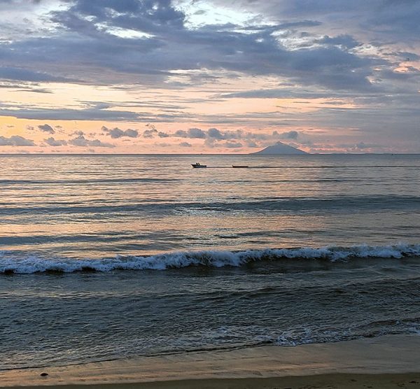Pantai Pandan Carita: Tiket Masuk, Lokasi & Fasilitas