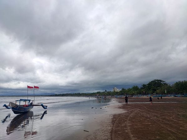 Pantai Pangandaran: Harga Tiket Masuk, Lokasi & Keindahannya