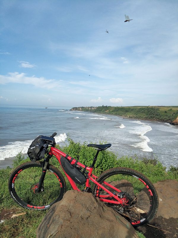 Puncak Guha Garut: Tiket Masuk, Lokasi, dan Daya Tarik
