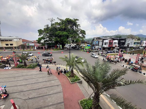 Taman Kota Kuningan: Sejarah, Tiket Masuk & Lokasi