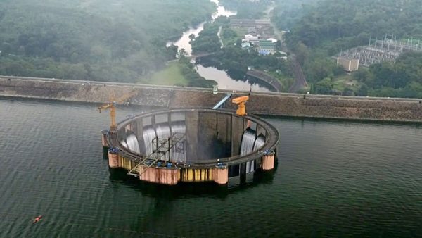 Waduk Jatiluhur: Sejarah, Tiket Masuk, Lokasi & Daya Tarik