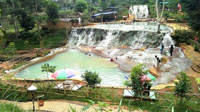 Curug Cipanas Lembang: Harga Tiket Masuk, Lokasi & Daya Tarik