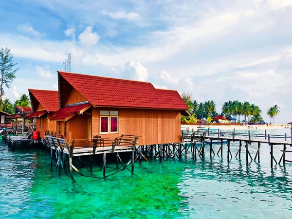 Wisata Pulau Derawan Indonesia: Sejarah, Lokasi & Daya Tarik
