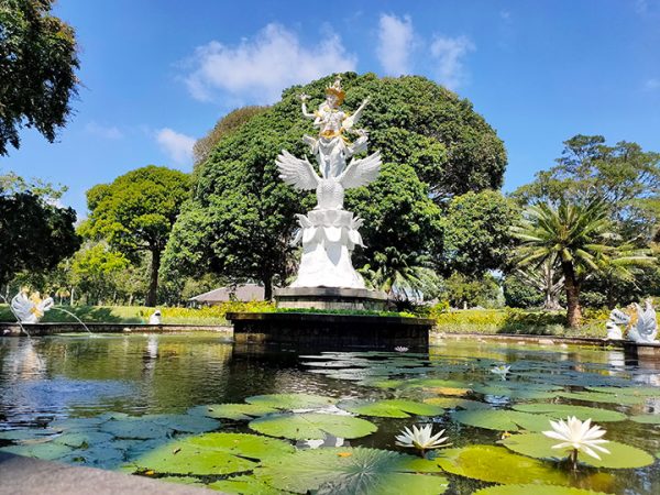 Istana Tampak Siring: Lokasi, Sejarah, Jam Buka & Tiket Masuk