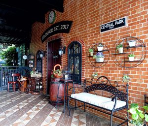 Edensor Hills: Lokasi, Tiket Masuk, Harga Menu & Menginap 2026