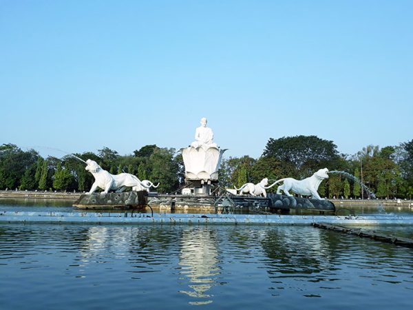 Taman Air Mancur Sri Baduga: Lokasi, Sejarah & Jadwal Atraksi
