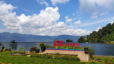 Danau Maninjau: Tiket Masuk, Lokasi, Daya Tarik & Legenda