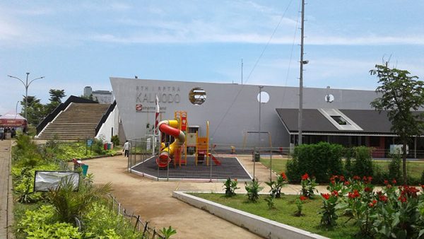 Taman Kalijodo: Lokasi, Jam Buka & Harga Tiket Masuk