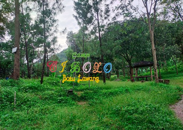 Batu Lawang Cirebon: Sejarah, Lokasi & Harga Tiket 2025