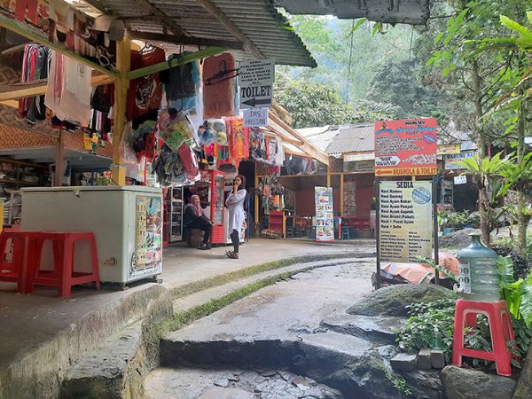 Curug Cilember: Alamat, Rute, Jam Buka & Harga Tiket 2026