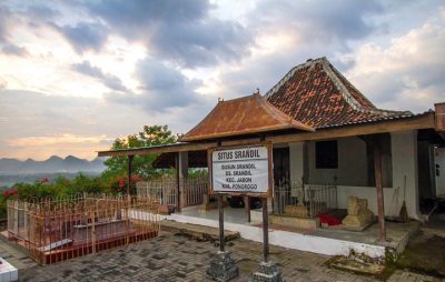 Gunung Srandil Cilacap: Sejarah, Tiket, dan Jam Buka