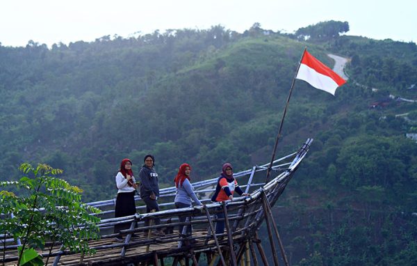 Ciletuh Geopark: Lokasi, Rute, Jam Buka & Harga Tiket 2026