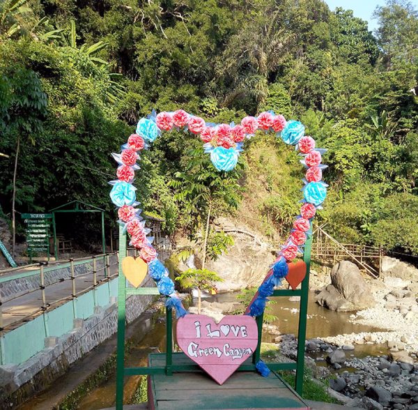 Curug Ciomas Bogor: Harga Tiket, Daya Tarik, dan Jam Buka