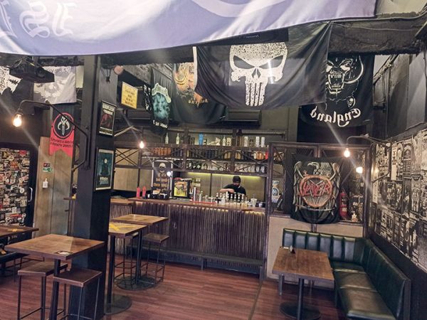 Lawless Burgerbar: Alamat, Jam Buka & Harga Menu 2025