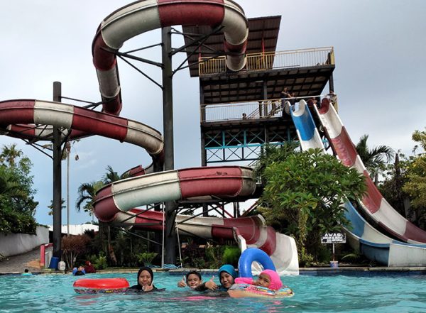 Balong Waterpark: Lokasi, Jam Buka, Fasilitas & Harga Tiket 2025