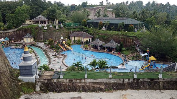 Istana Taman Cadas: Tiket Masuk, Lokasi, Jam Buka & Fasilitas