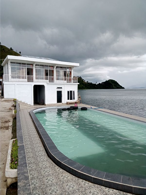 Pantai Batu Hoda: Sejarah, Tiket Masuk, Lokasi & Fasilitas