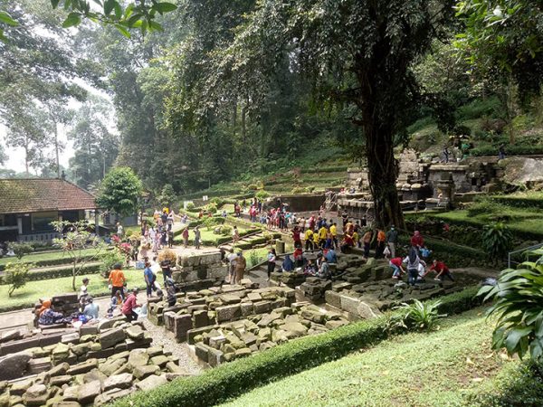Candi Jolotundo: Sejarah, Lokasi, Daya Tarik & Harga Tiket 2025