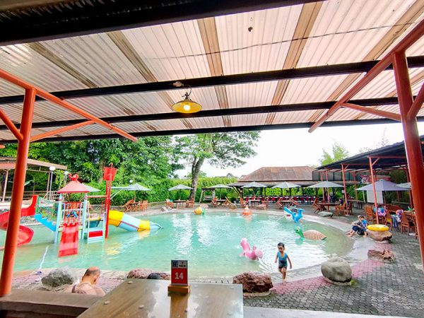 Banyumili Resto Yogyakarta: Harga Menu Makanan Dan Alamat