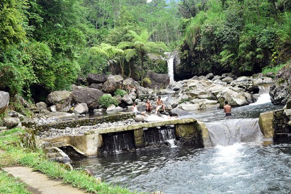 Curug Bayan: Sejarah, Lokasi Harga Tiket & Harga Villa 2025