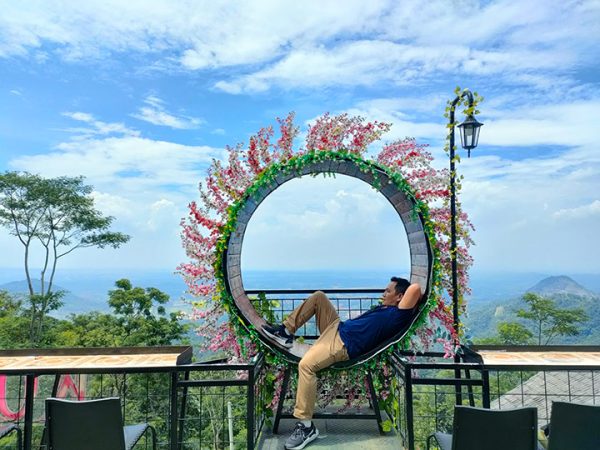 Wisata Puncak Sempur: Alamat, Sejarah & Harga Tiket 2025