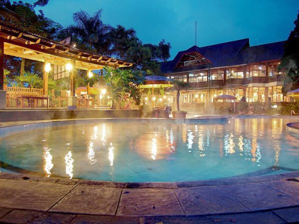 Sari Ater Hot Spring: Lokasi, Jam Buka & Harga Tiket Masuk 2025