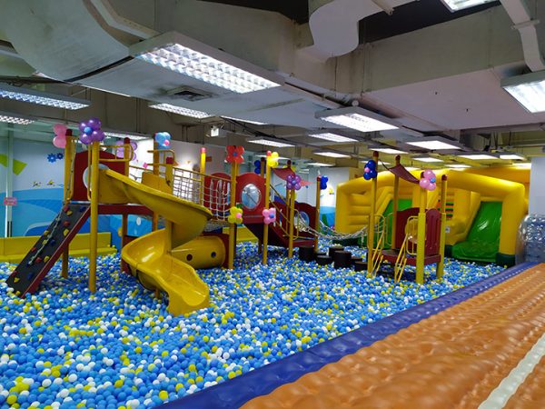 Tunjungan Plaza: Lokasi, Daya Tarik, Fasilitas & Jam Buka 2025