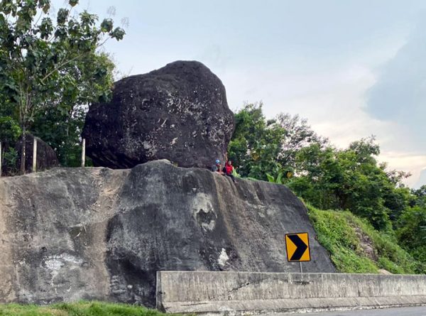 Batu Bleneng Cirebon: Sejarah, Lokasi, dan Tiket 2025