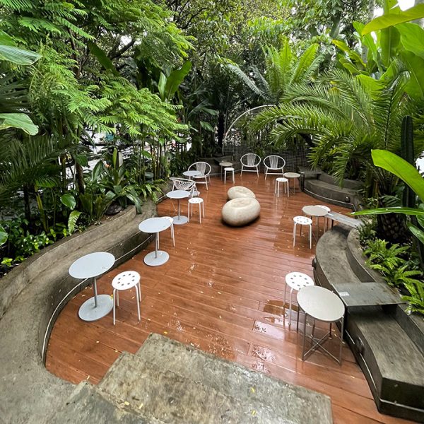 Jardin Cafe Bandung: Lokasi, Jam Buka & Harga Menu 2025