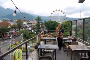 24 Cafe di Batu Terbaru yang Hits & Instagramable 2024