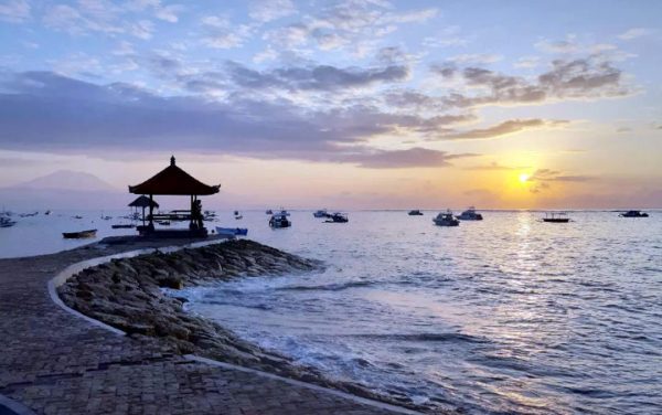 Pantai Matahari Terbit Sanur: Lokasi & Harga Tiket Masuk 2025