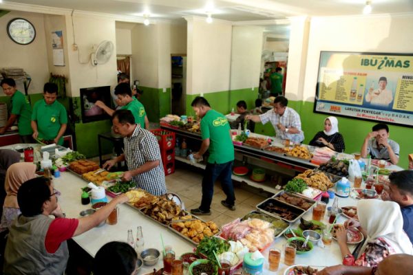 Warung Nasi Ibu Imas: Lokasi, Jam Buka & Harga Menu 2025