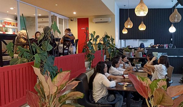 10 Cafe di Surabaya Instagramable & Populer 2026