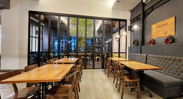 10 Cafe di Surabaya Instagramable & Populer 2026