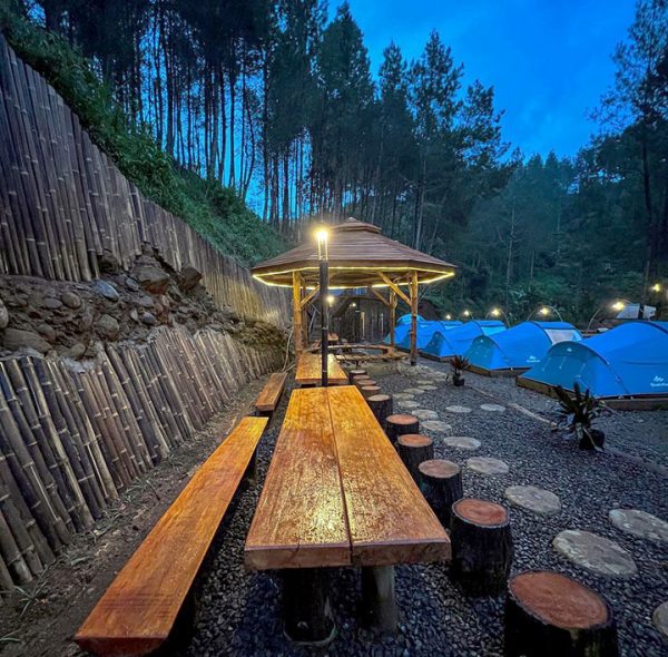Talaga Pineus Riverside Camping: Lokasi, Harga, Cara Booking