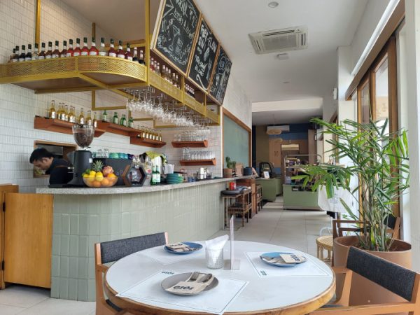 15 Tempat Makan di PIK yang Enak, Bagus & Murah