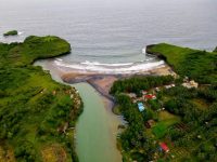 14 Pantai Di Pacitan Terbaik Yang Bagus Untuk Piknik Keluarga