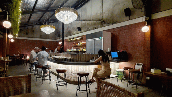 Camden Cikini Bar: Lokasi, Harga Menu & Jam Buka 2026