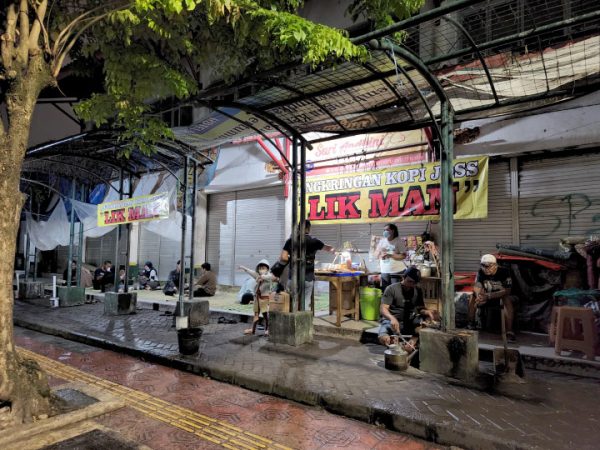 14 Angkringan Jogja Terkenal Yang Enak Dan Murah