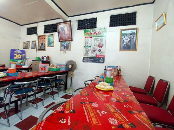 15 Tempat Kuliner Malam Solo Legendaris yang Enak dan Murah